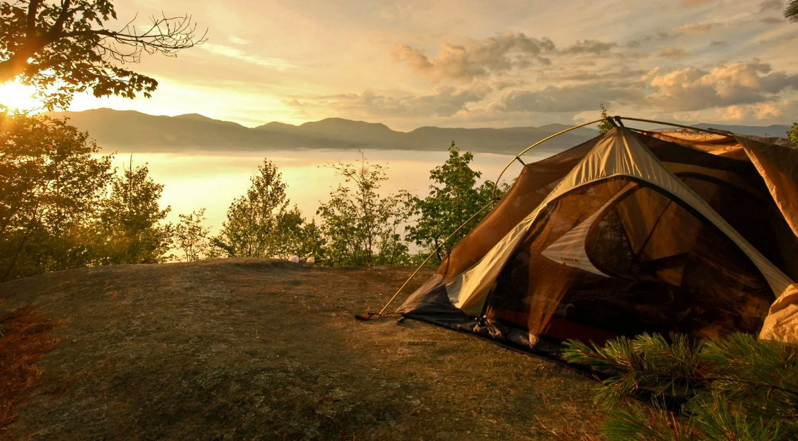 Why should you buy a Russian tent for tourism?